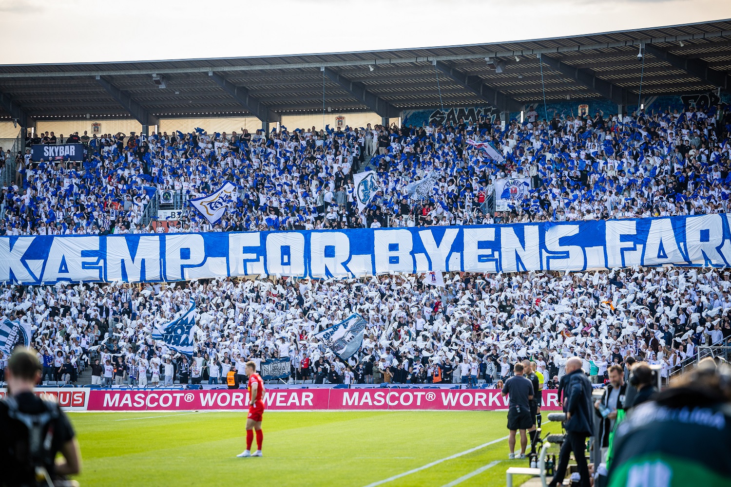 Ny AGF-dokumentar viser tifo-arbejdet helt tæt på