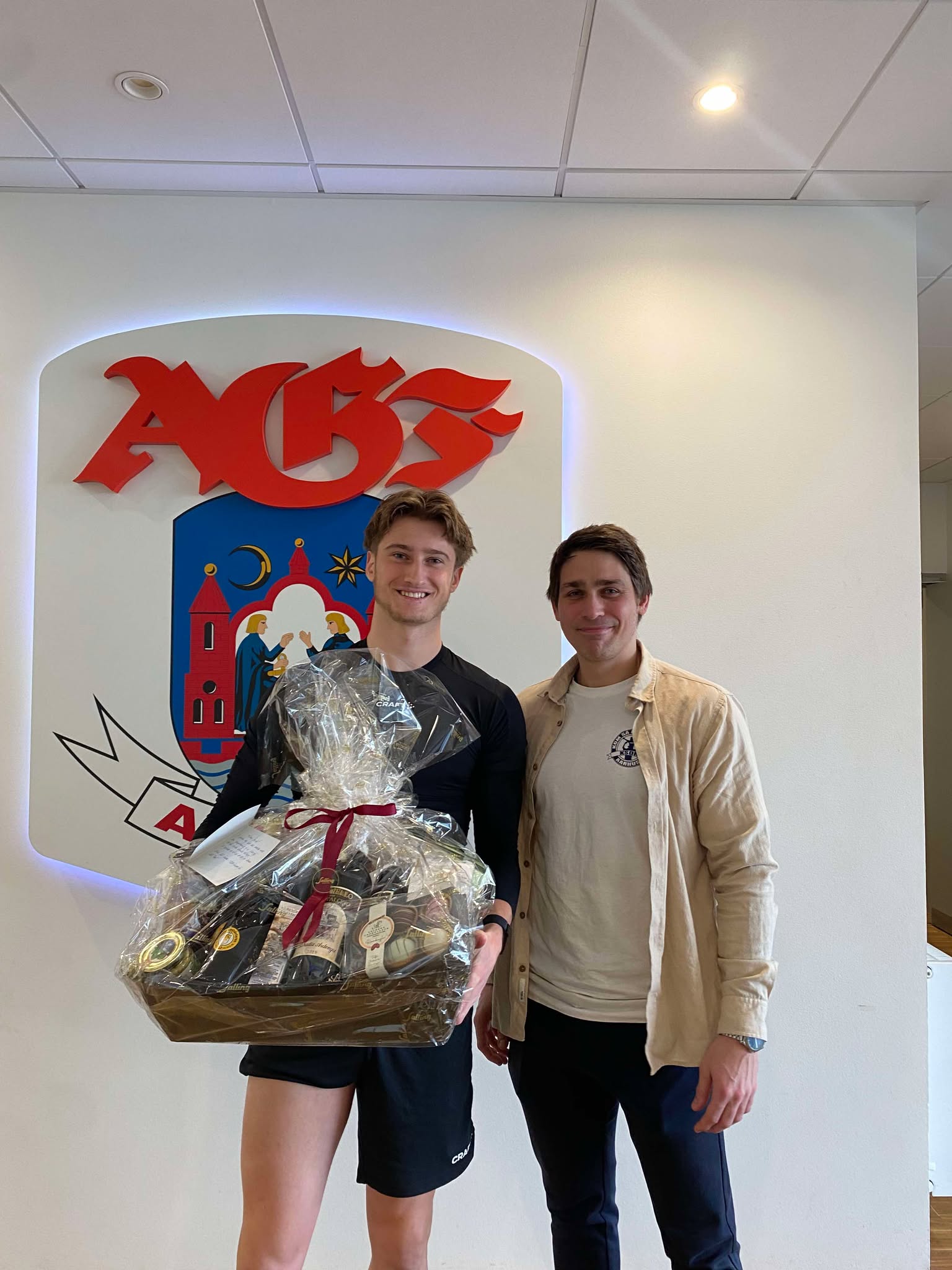 Jacob Andersen modtog gave fra AGF-fans: - Det betyder virkelig meget