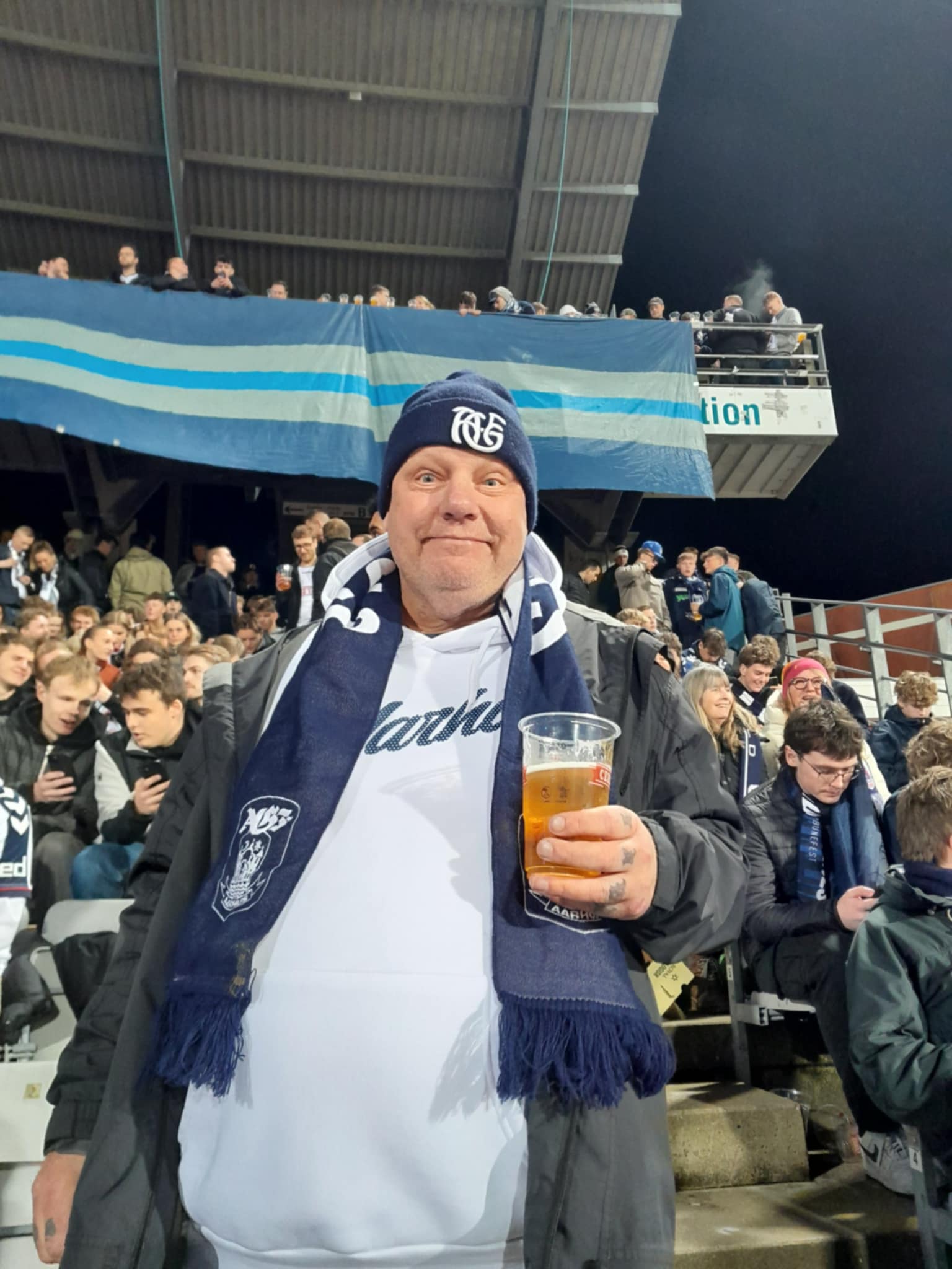 Den Synske Pølsemand har fulgt De Hviie hele livet: - Når AGF taber ...